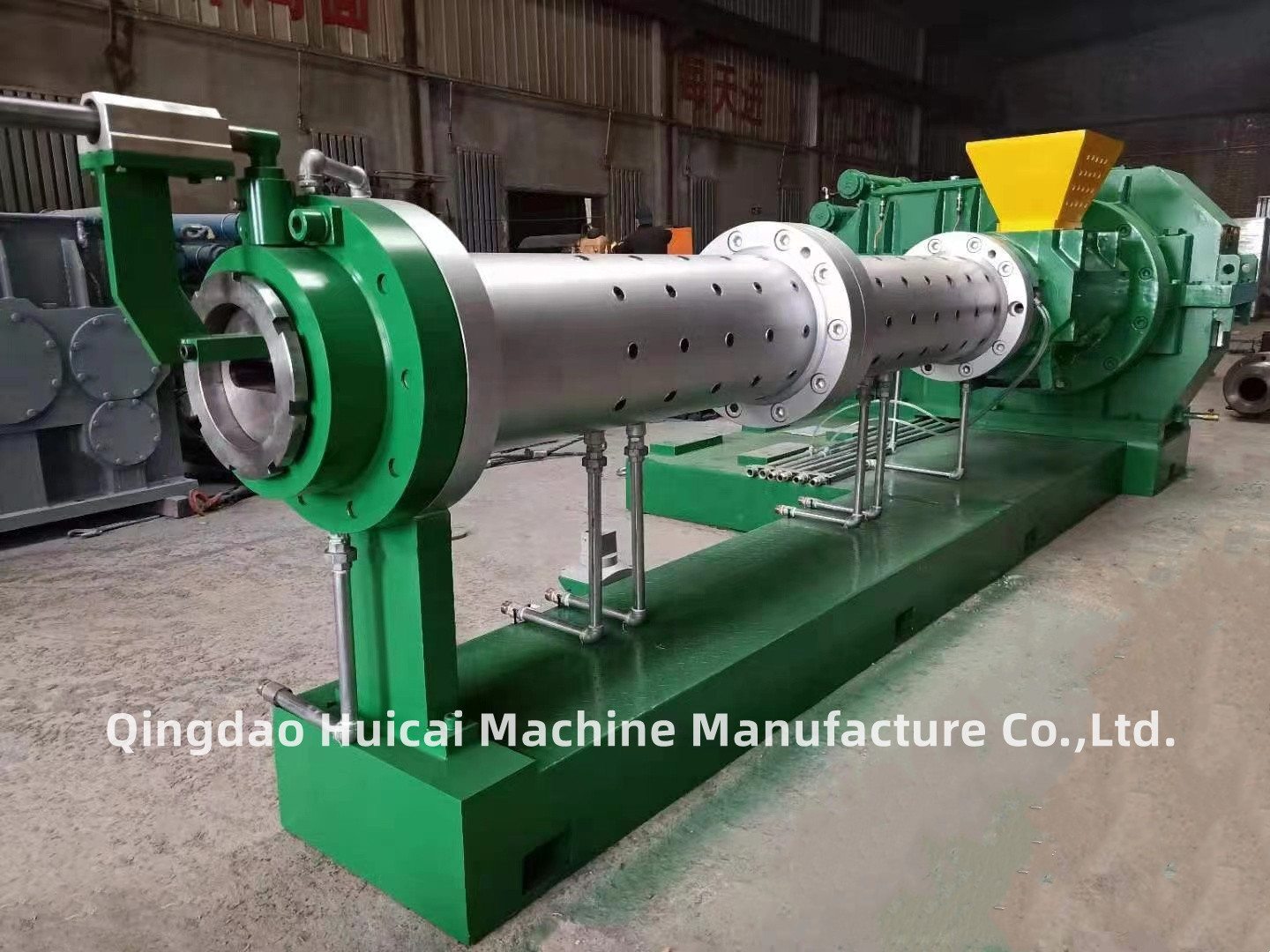 How does the rubber extruder work? | hotrubbermachine.com